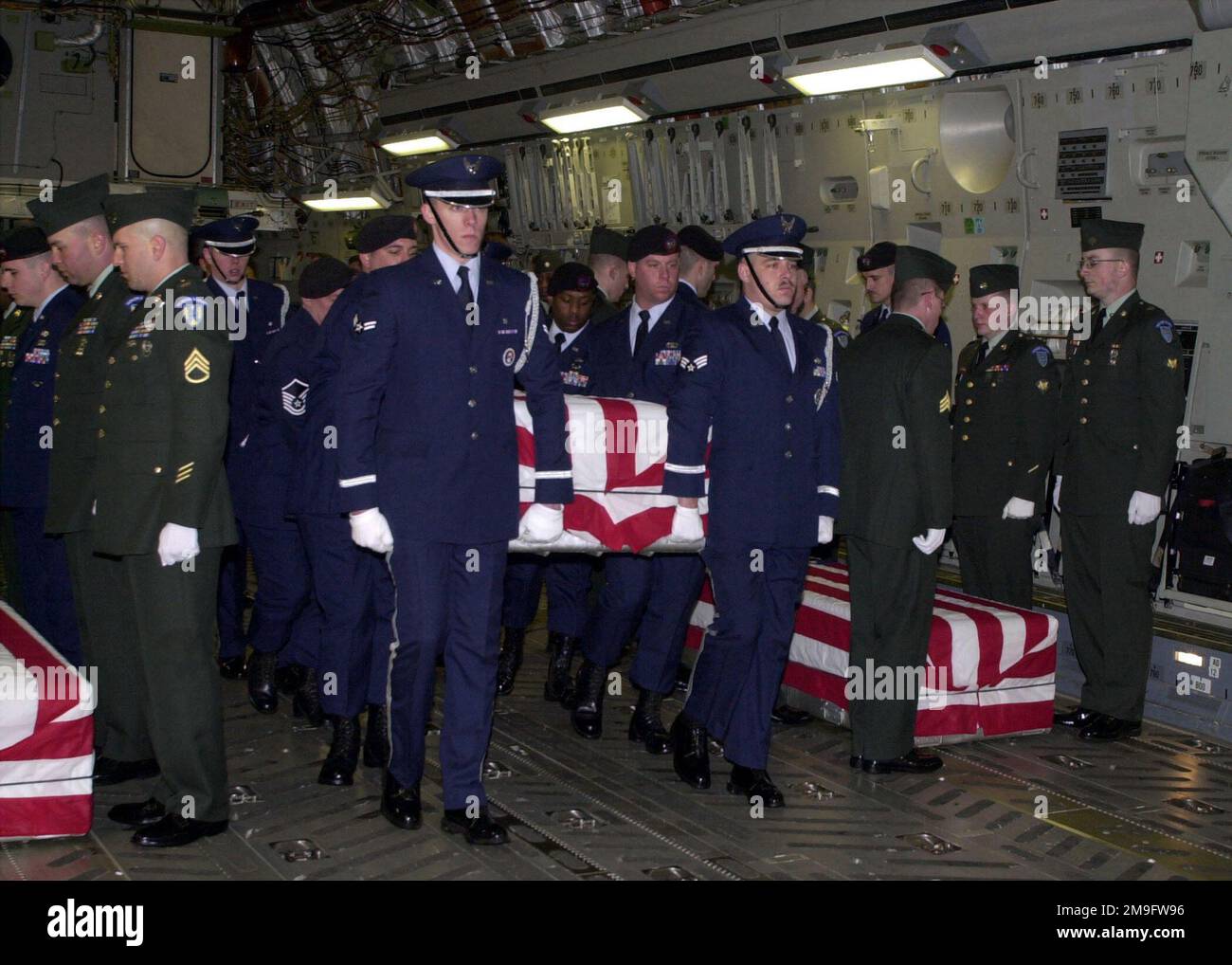 Flag draped coffins american hi-res stock photography and images - Alamy
