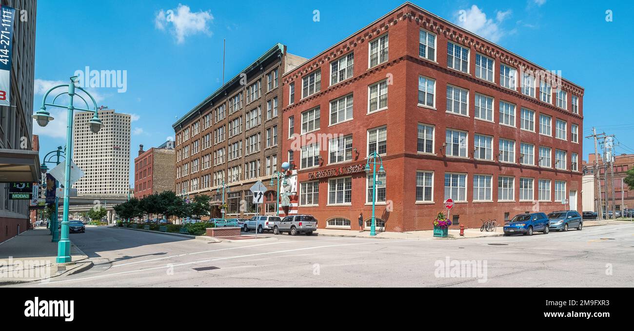 Street in front of renovated Third Ward warehouse, Milwaukee, Wisconsin ...
