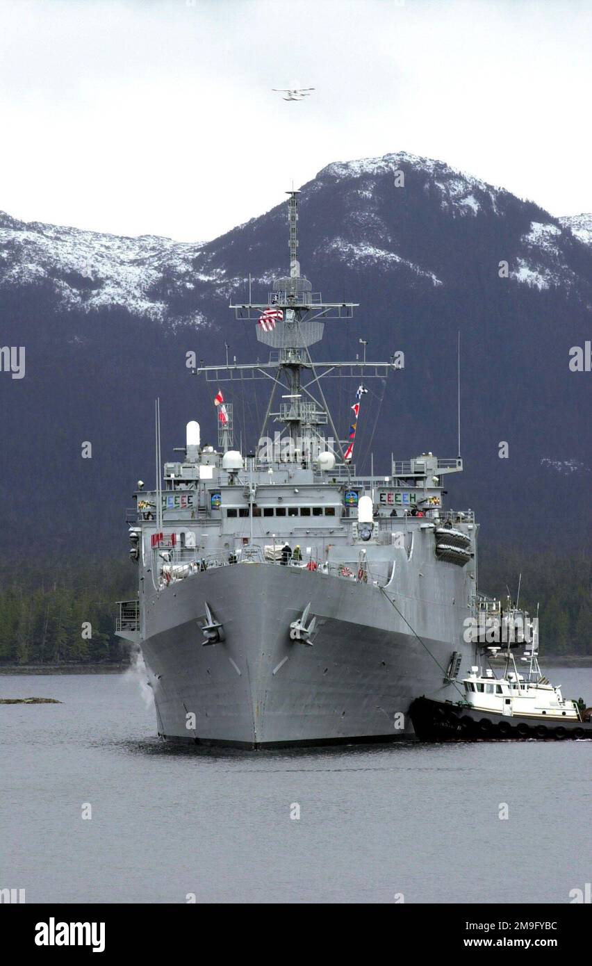 The USS OGDEN (LPD 5) a 570 foot Navy amphibious transport dock ship ...