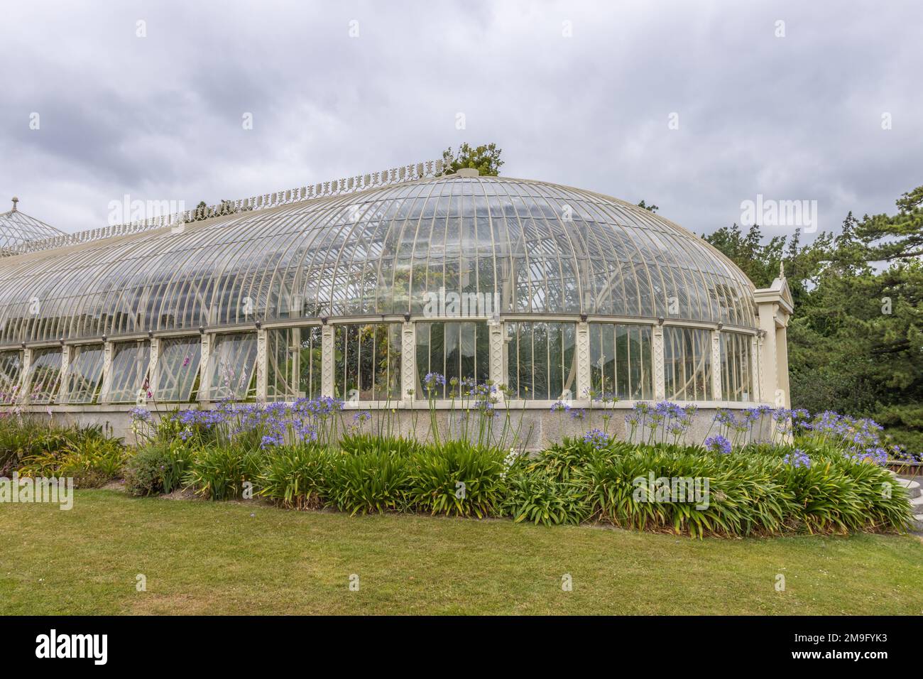 The greenhouse building of the National Botanic Gardens in Dublin ...