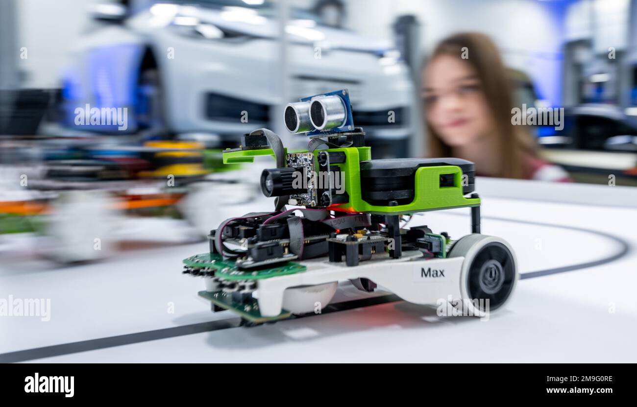 Zwickau, Germany. 18th Jan, 2023. Trainee computer scientist Mia Wagner ...