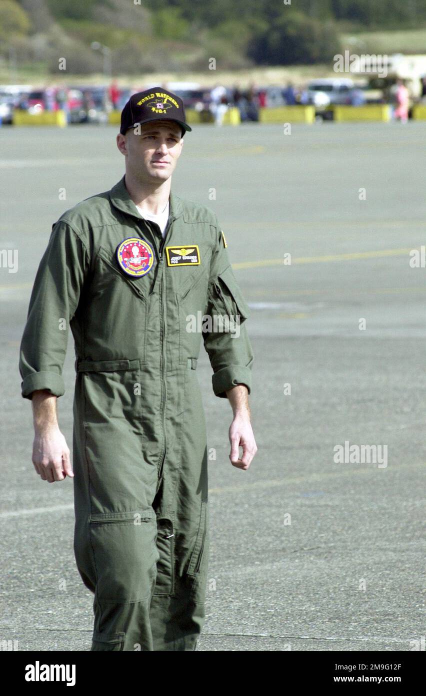 010414-N-5100O-007. Subject Operation/Series: VALIANT RETURN Base ...