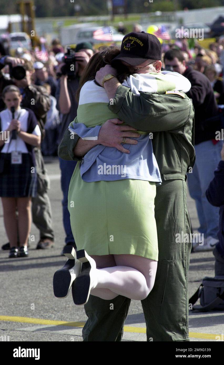 010414-N-5100O-005. Subject Operation/Series: VALIANT RETURN Base ...