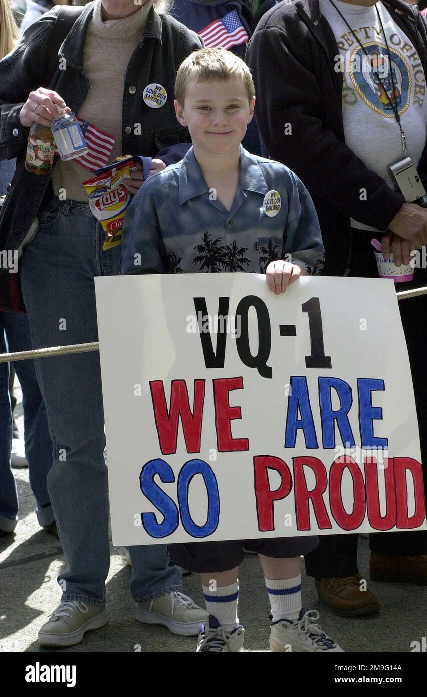 010414-N-5100O-015. Subject Operation/Series: VALIANT RETURN Base ...