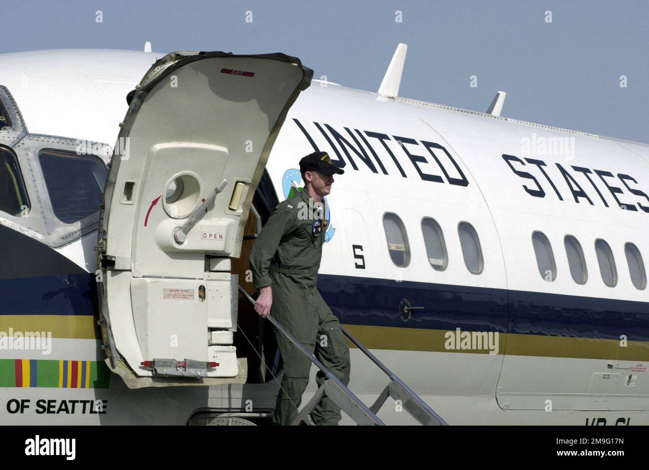 010414-N-5100O-027. Subject Operation/Series: VALIANT RETURN Base ...