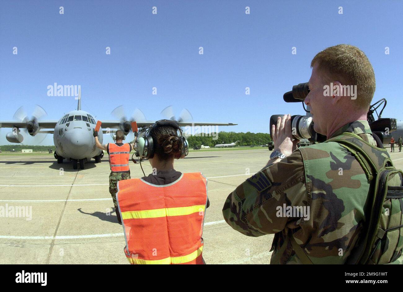 US Air Force STAFF Sergeant Mark Kenyon, 1ST Combat Camera Squadron ...