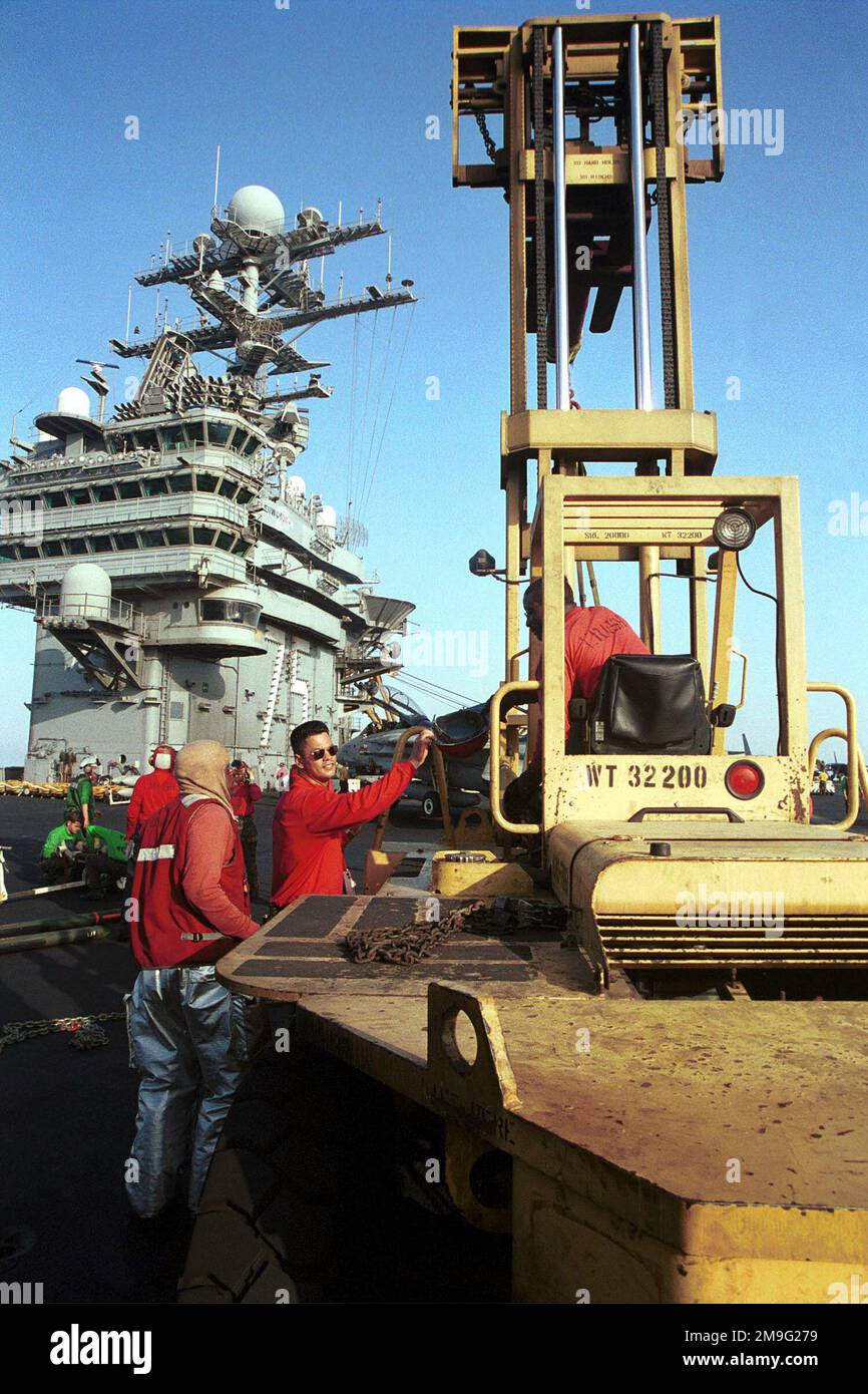 Tilly crash crane hi-res stock photography and images - Alamy