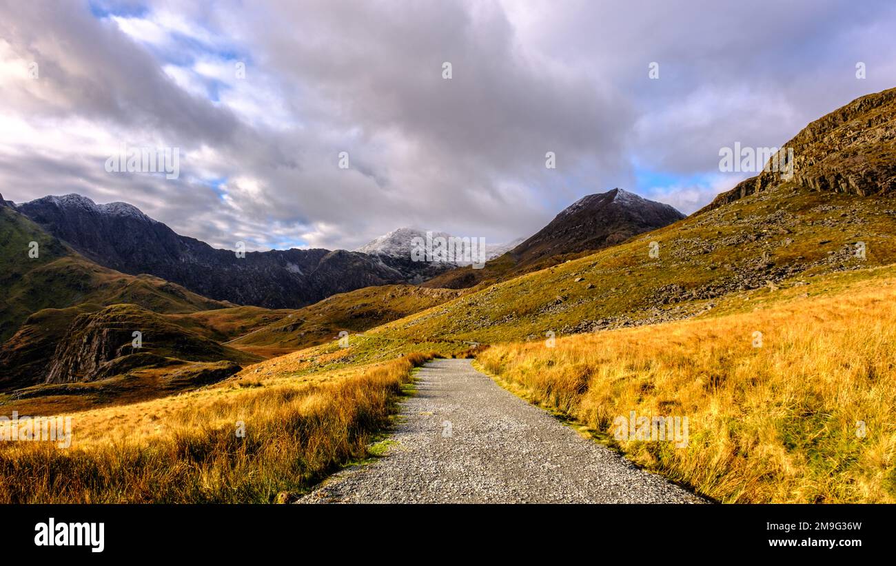 Path leading towards the summit of Snowdon in Snowdonia National Park ...