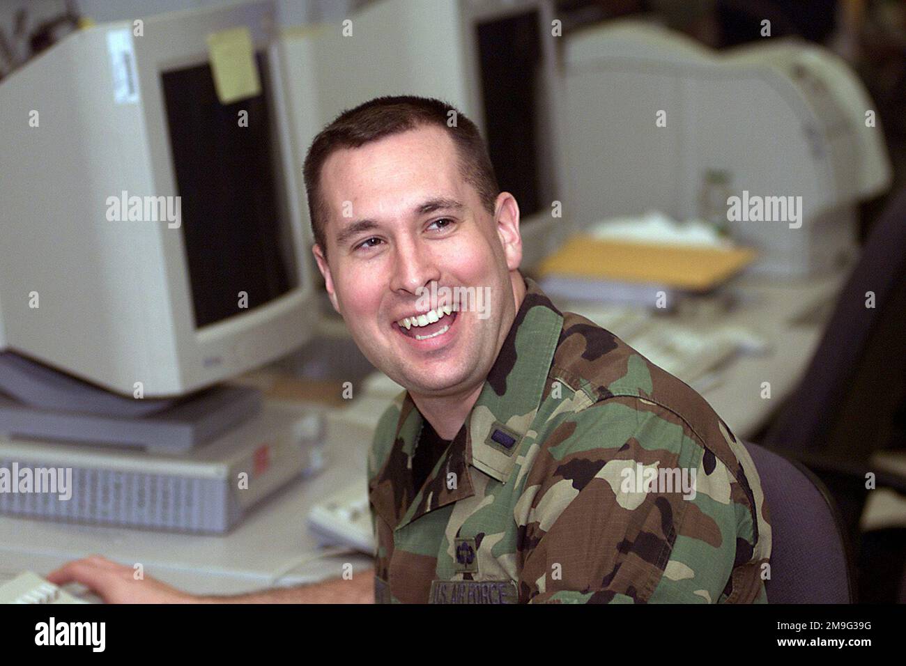 010501-F-0697K-040. Subject Operation/Series: UNION FLASH 01 Base ...
