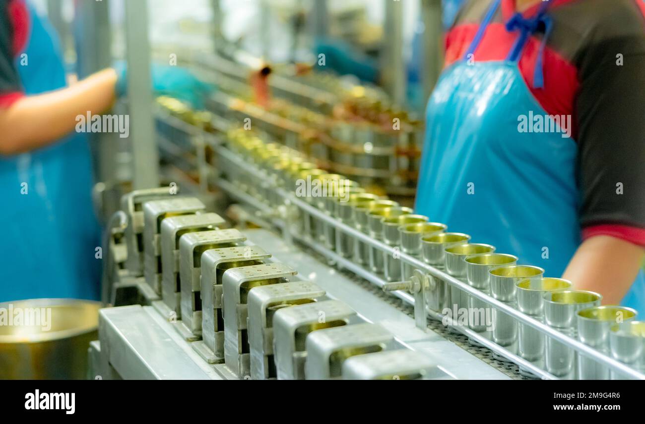 Processing tomato cans hi-res stock photography and images - Alamy