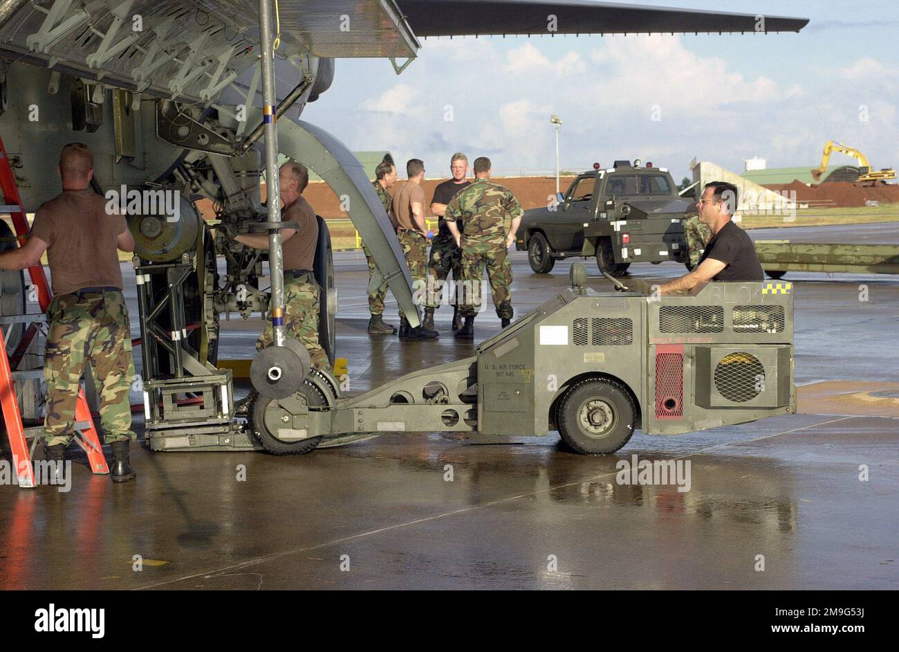 010515-F-1489D-005. Subject Operation/Series: TANDEM THRUST 2001 Base ...