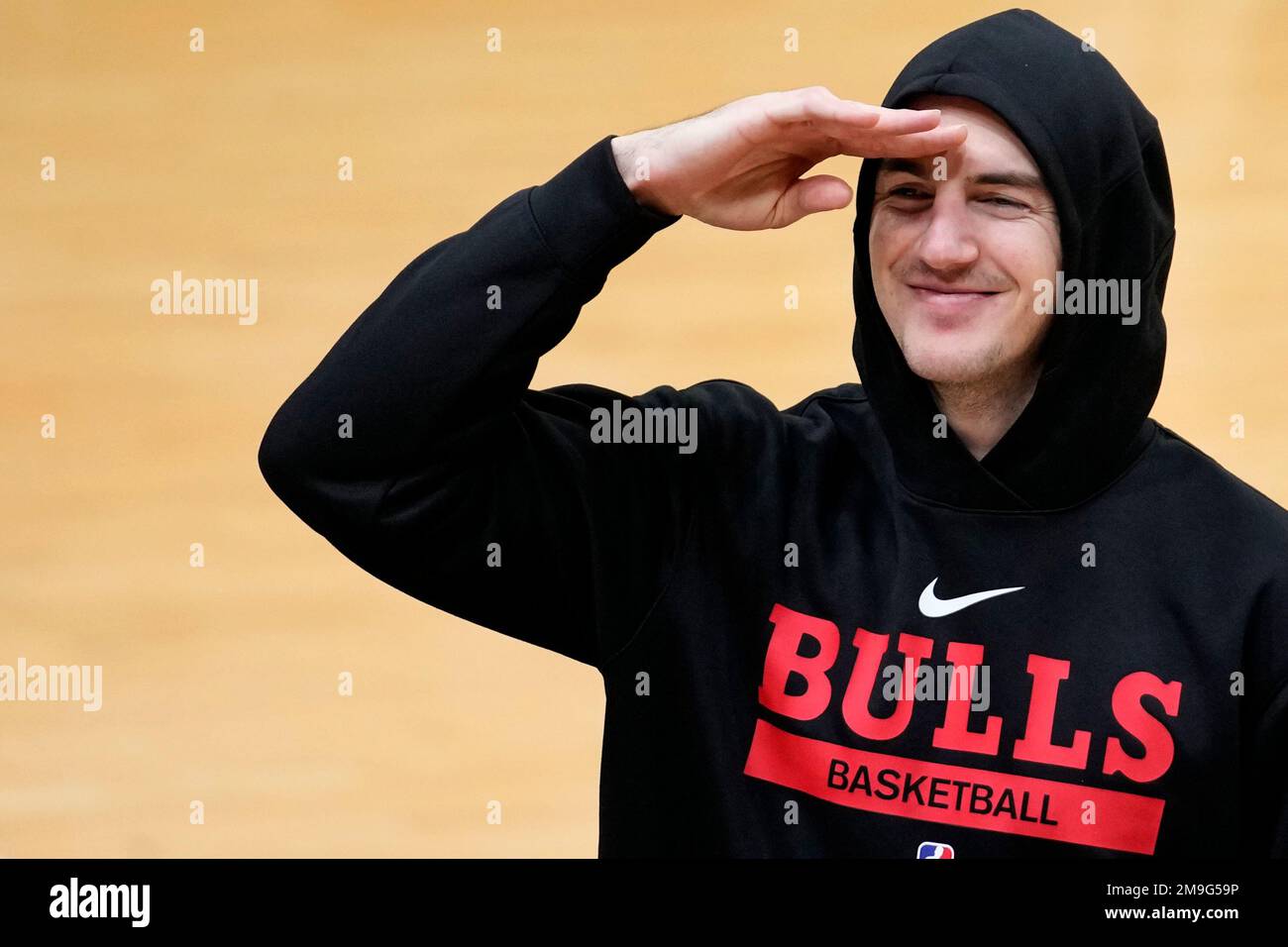 Chicago Bulls Alex Caruso waves during a training session on the eve of ...