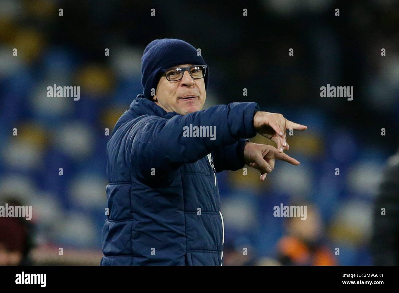 CremoneseÕs Italian coach Ballardini gesticulate during the Italy cup ...