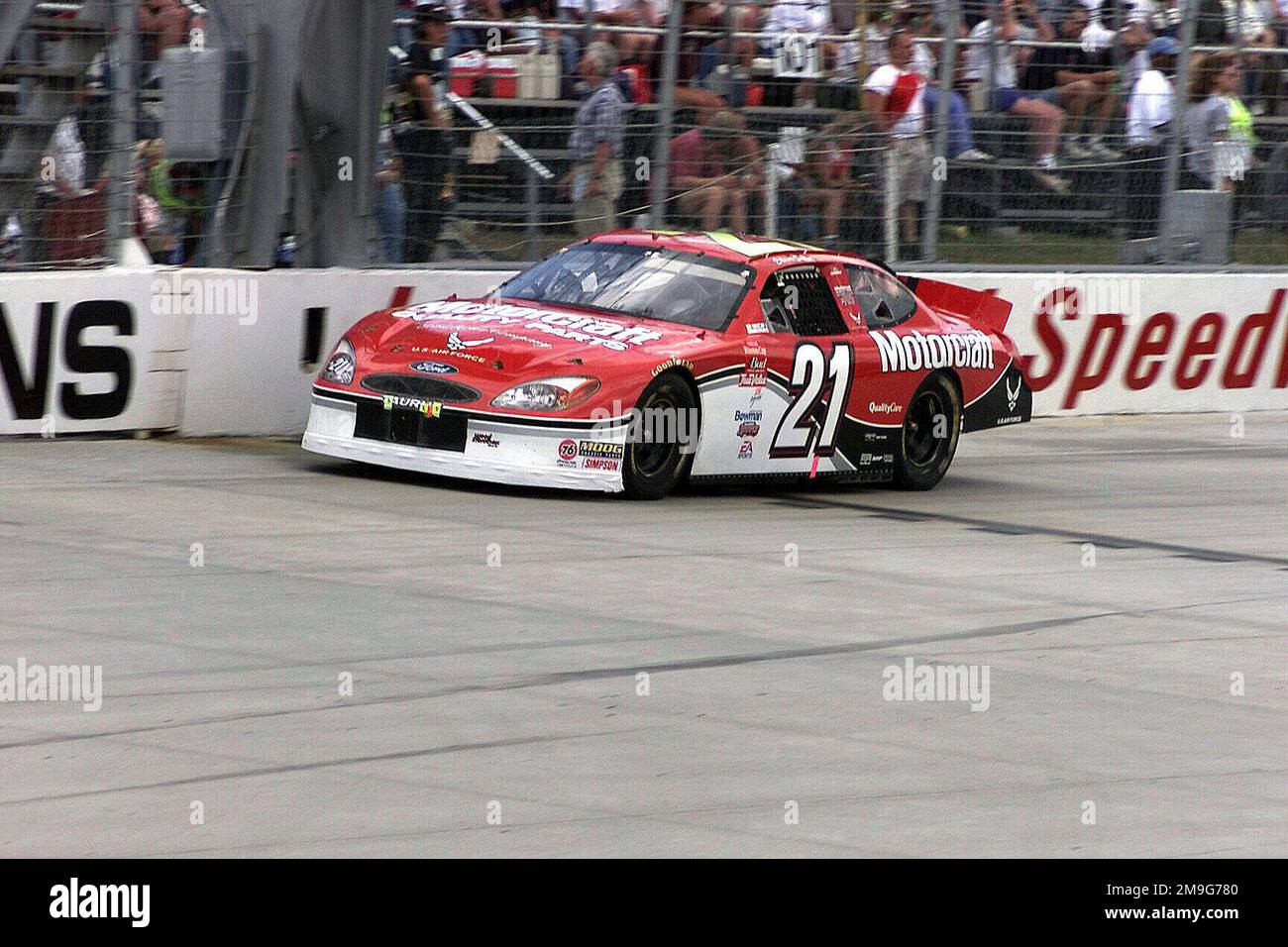 Elliott Sadler flys around the Monster Mile driving the #21 Air Force ...