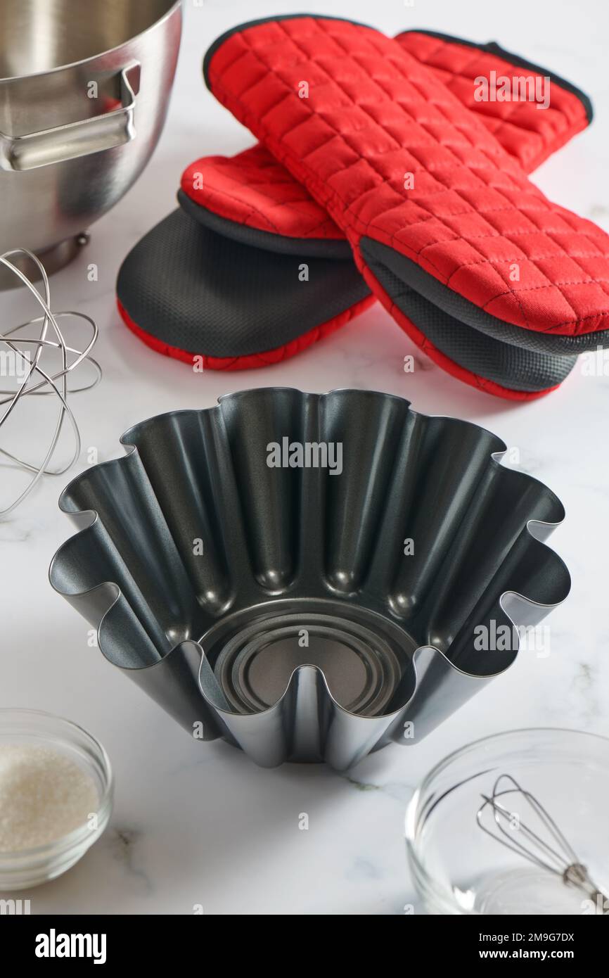 Aluminum non-stick corrugated baking pan, baking accessories Stock ...