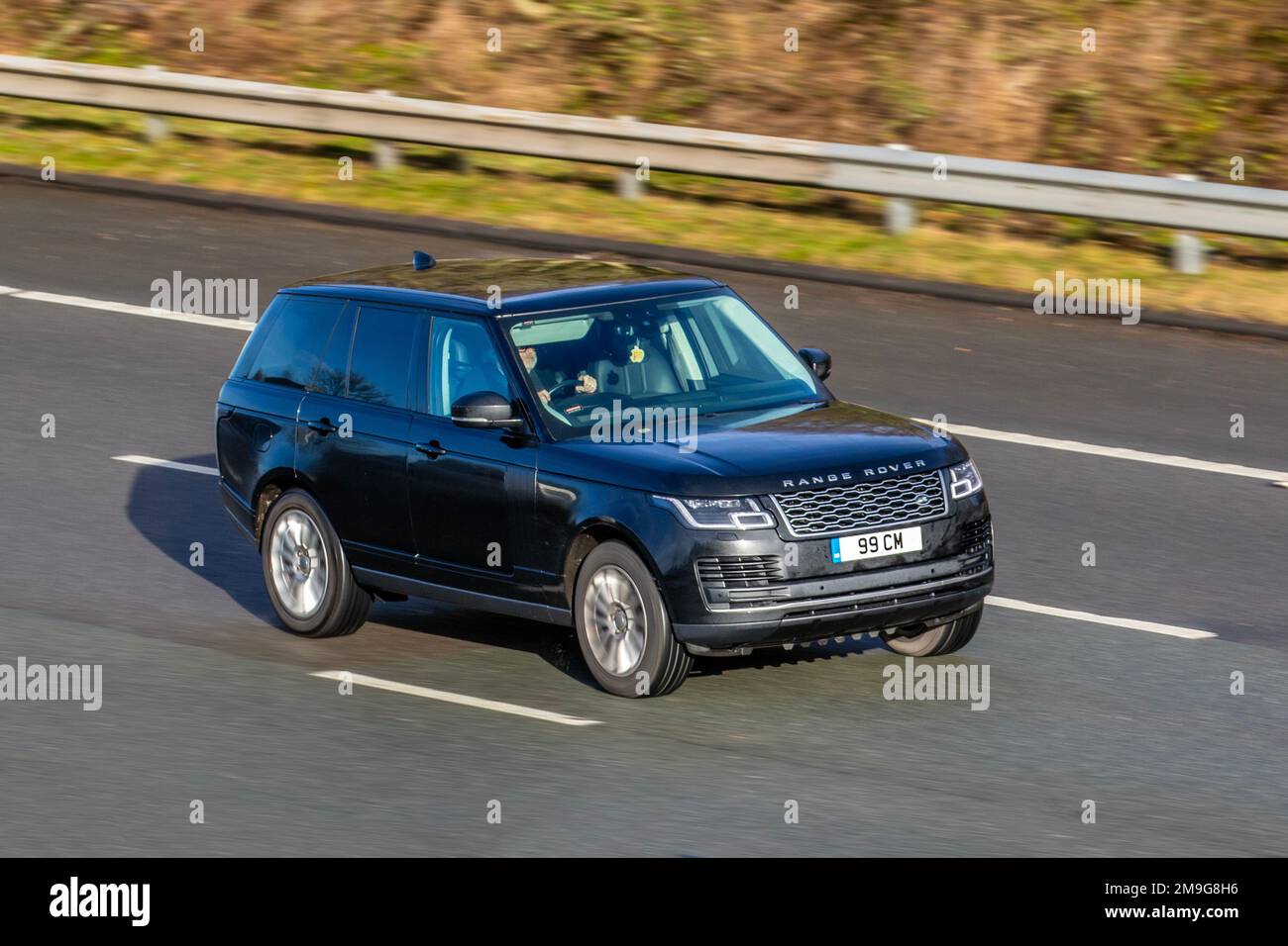 Range rover vogue sdv6 auto sdv6 auto start stop hi-res stock ...