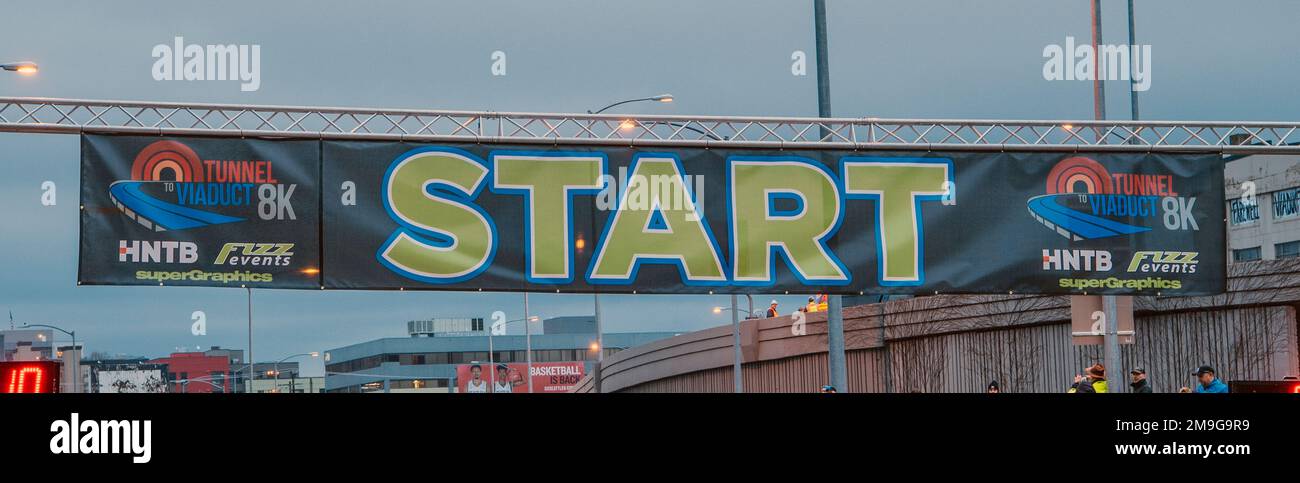 View of start banner Tunnel to Viaduct 8k, Seattle, Washington, USA ...