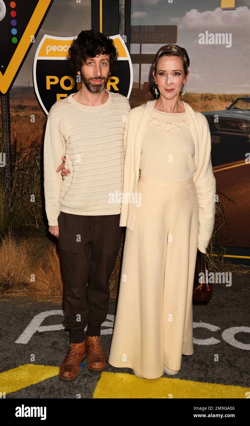 LOS ANGELES, CALIFORNIA - JANUARY 17: (L-R) Simon Helberg and Jocelyn ...