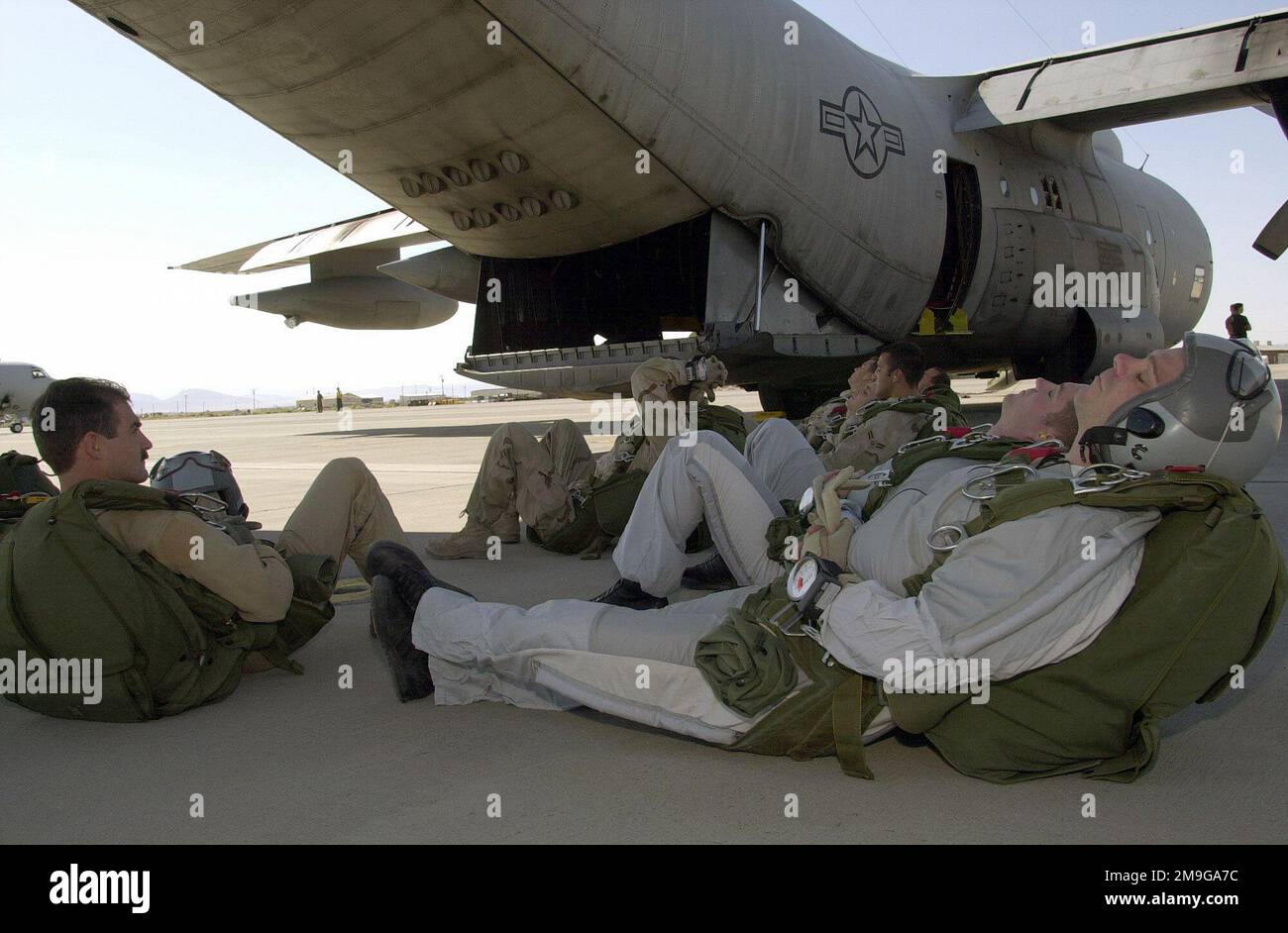 During EXERCISE DESERT RESCUE IX, Elite U.S. Air Force Pararescue ...