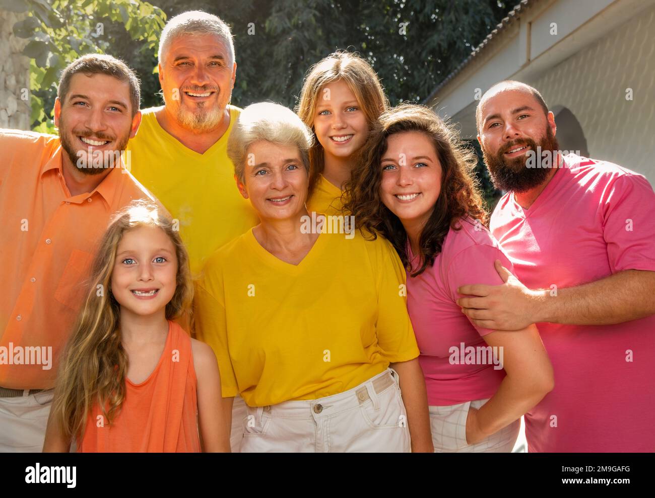 Together house portrait family hi-res stock photography and images - Alamy