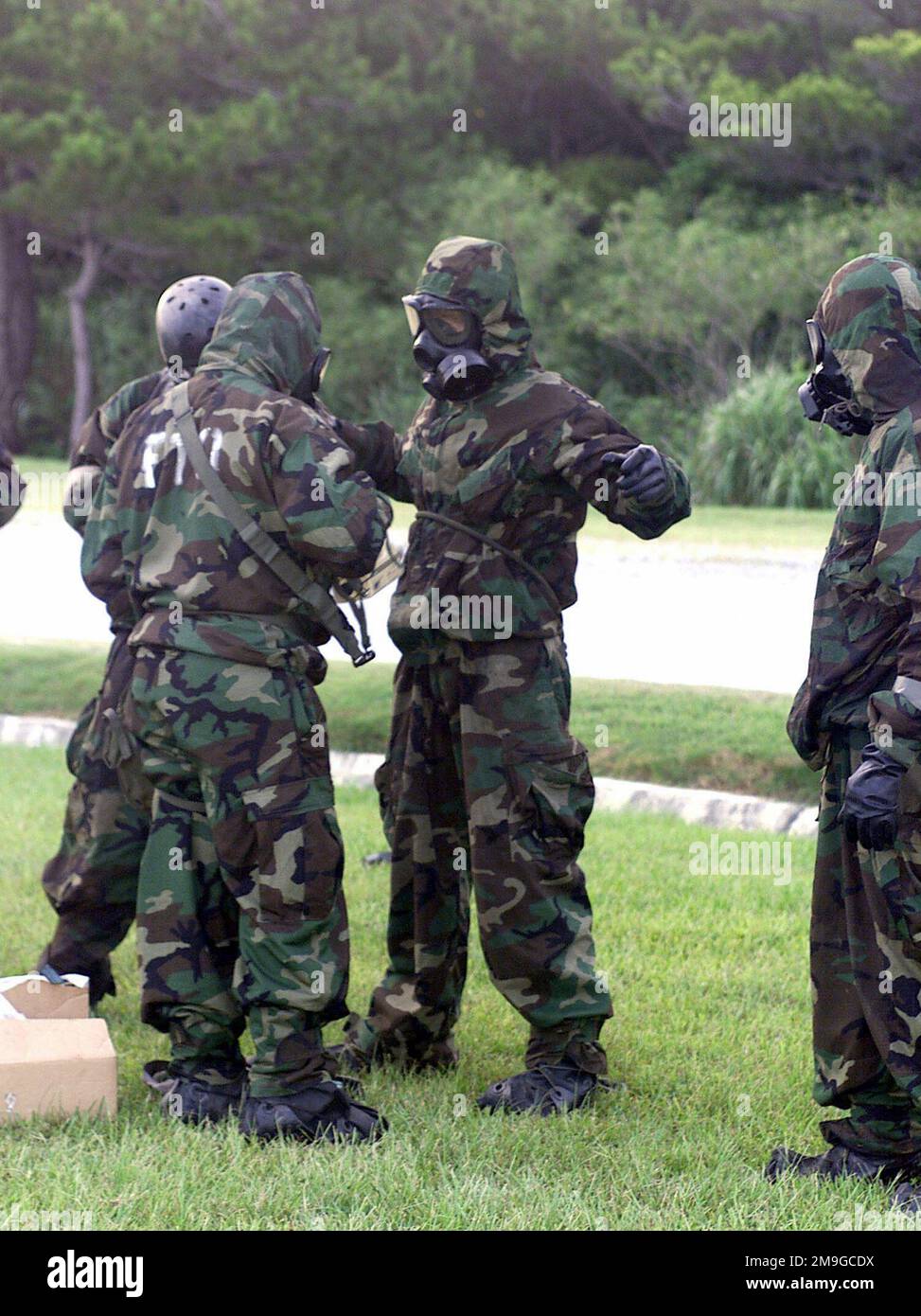 Marines of the 3D Reconnisiance Battalion, 3D Marine Division, perform ...