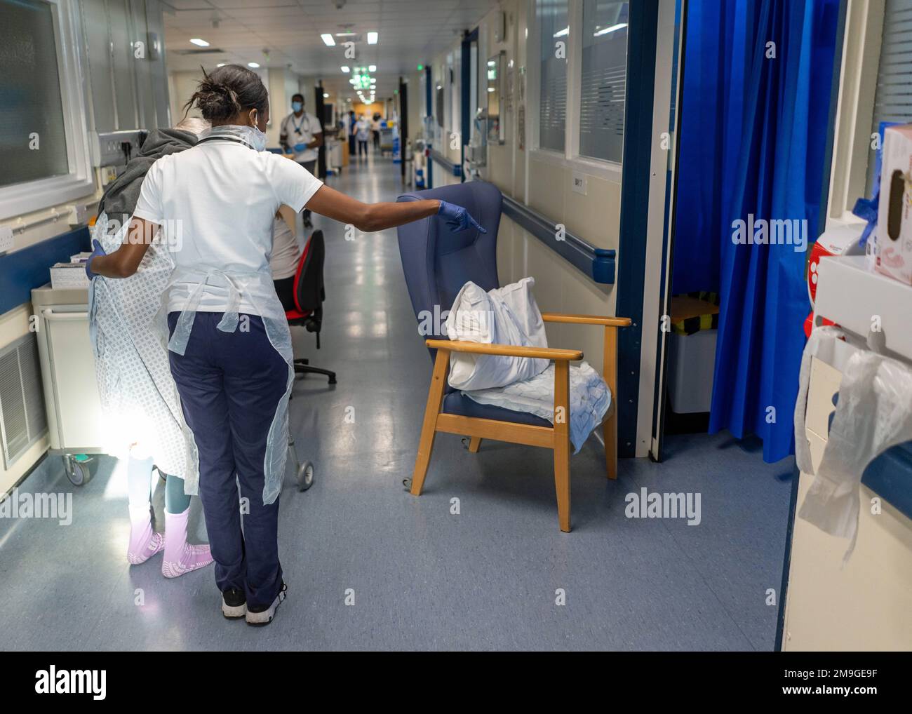A general view of staff on a NHS hospital ward at Ealing Hospital in ...