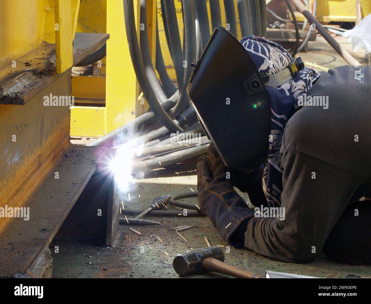 010804-N-0715P-018. Base: Dsv Rockwater 2 Scene Major Command Shown ...