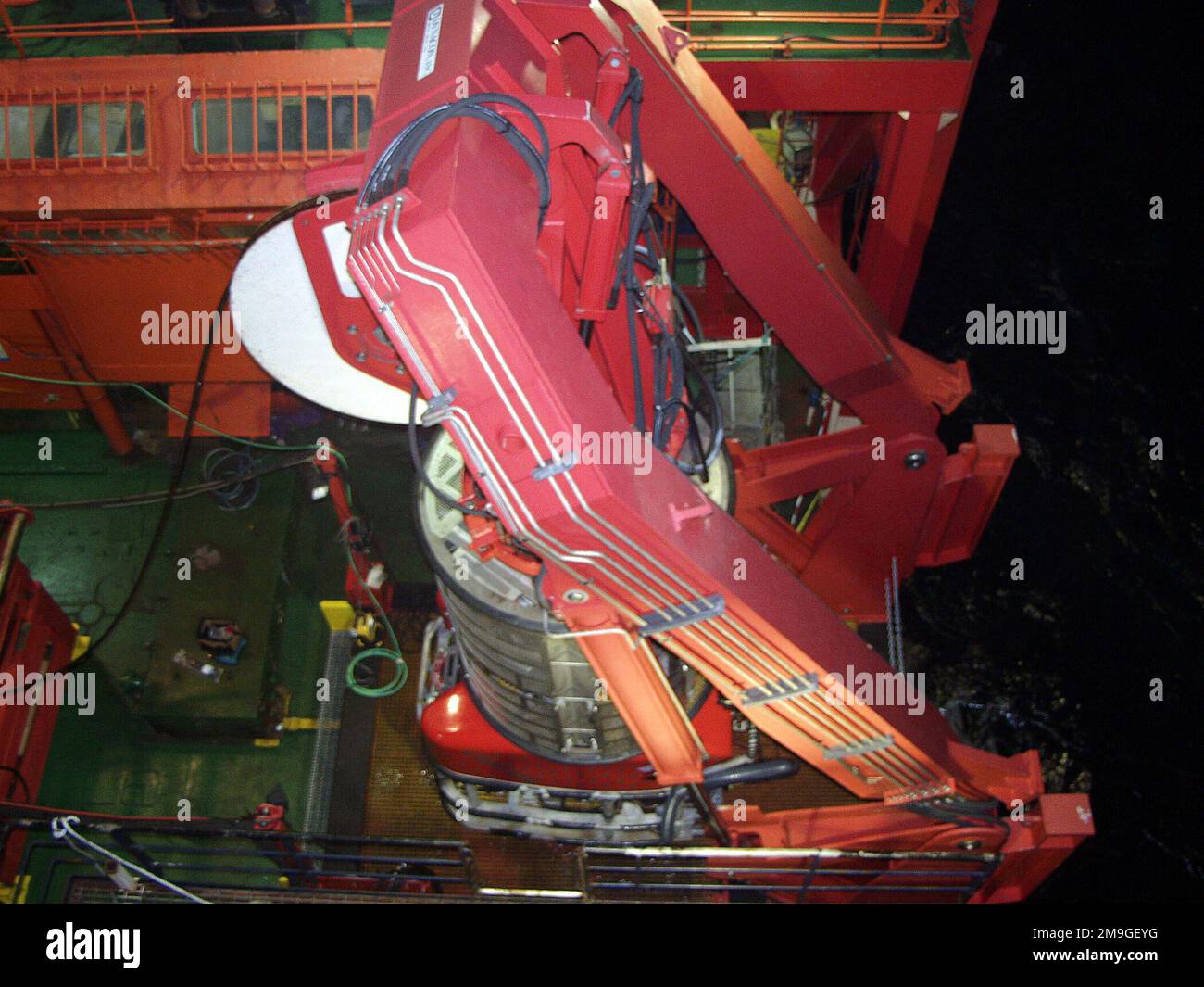 010808-N-0715P-013. Base: Dsv Rockwater 2 Scene Major Command Shown ...