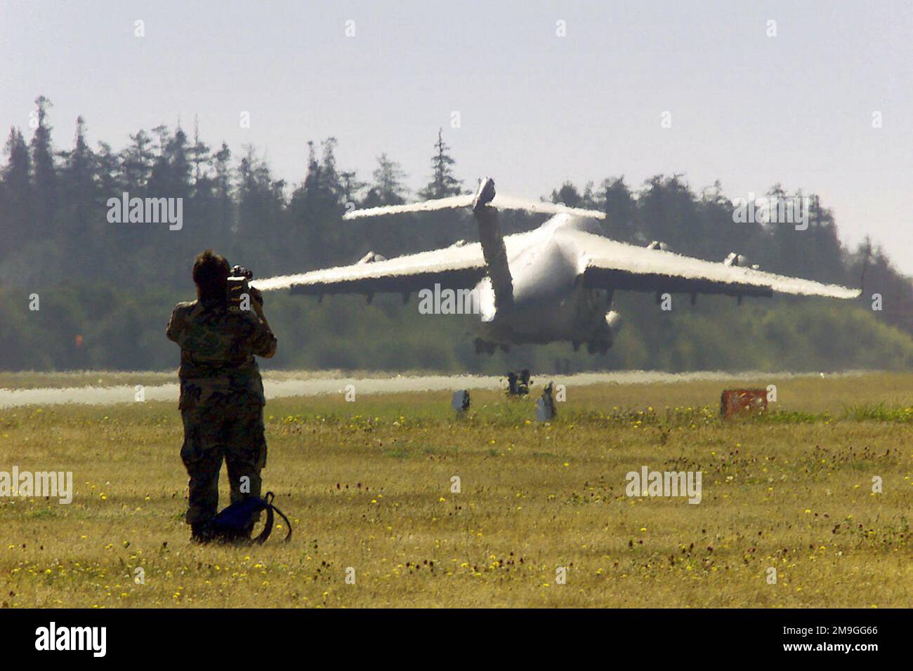 010813-F-3677G-038. Subject Operation/Series: SEAHAWK 2001 Base ...