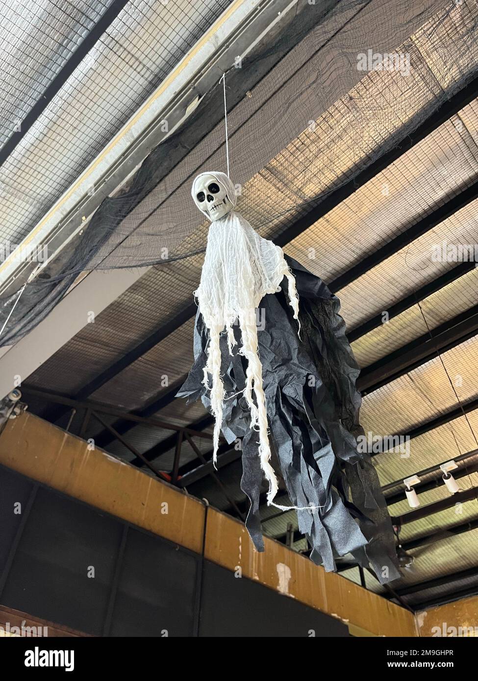Hanging ghost hi-res stock photography and images - Alamy