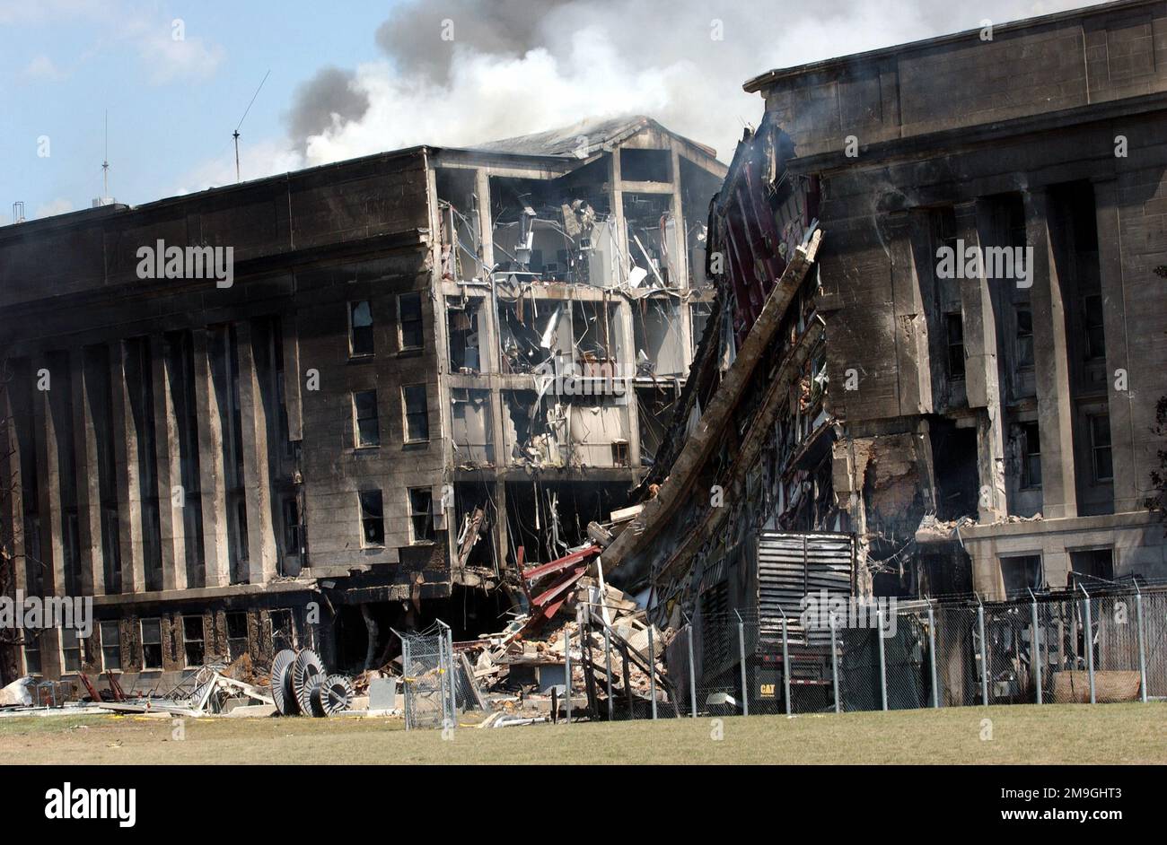 Crashed into pentagon on september 11 hi-res stock photography and ...