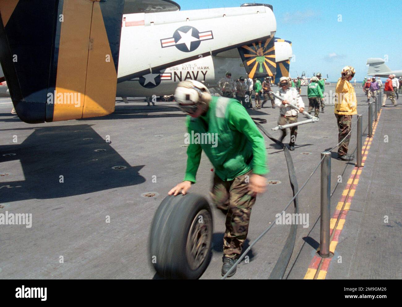 Aircraft carrier uss kitty hawk hi-res stock photography and images - Alamy
