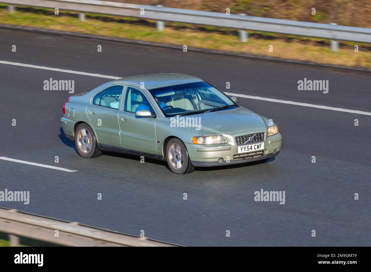 2004 Green Gold VOLVO S60 D5 SE 2401cc 5 speed manual saloon ...