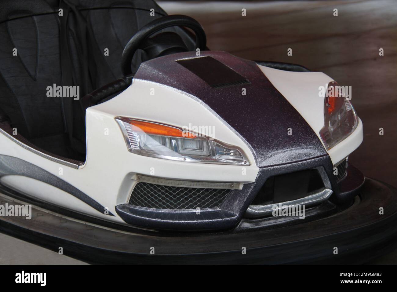 Dodgem car hi-res stock photography and images - Alamy