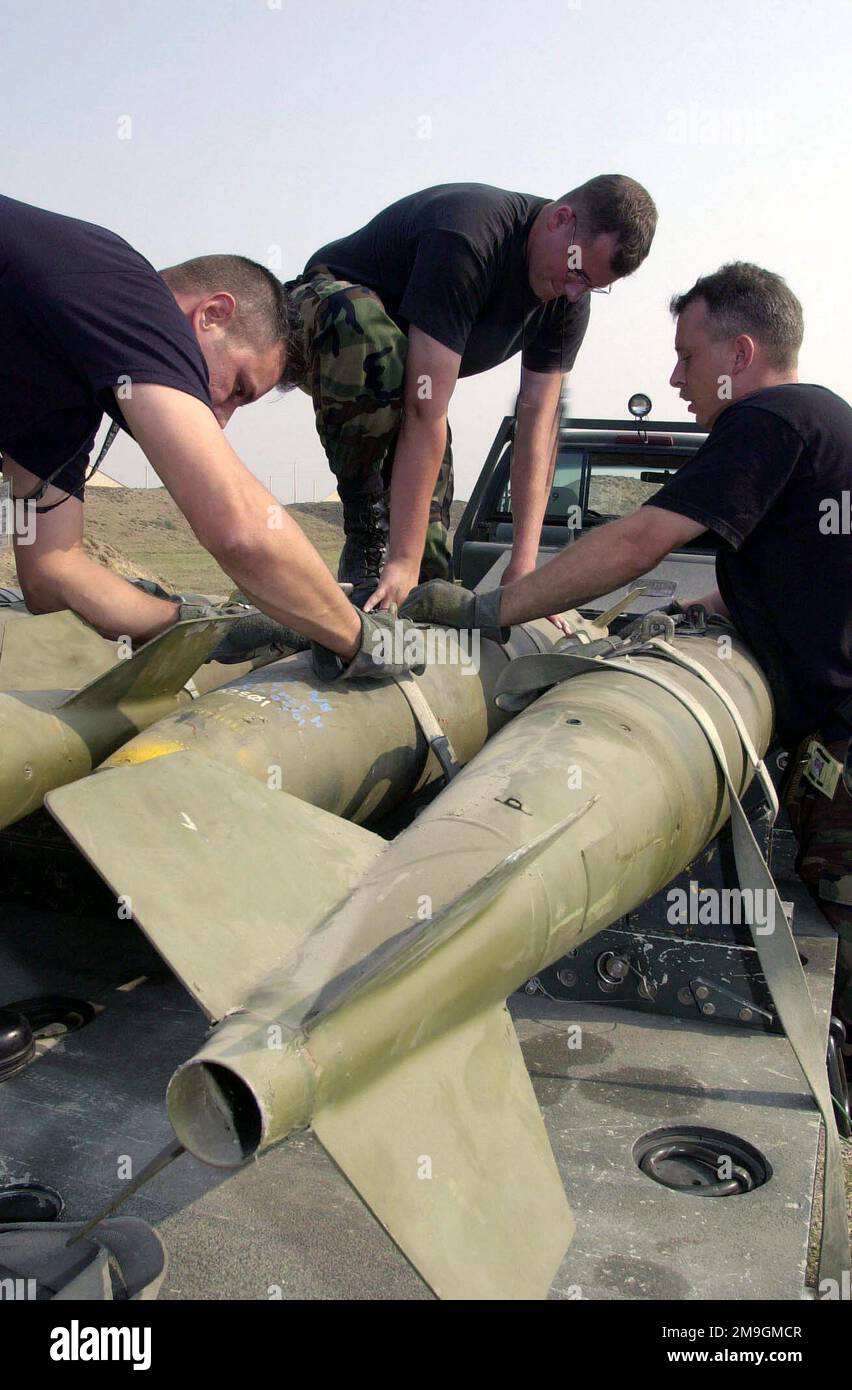 010925-F-9528H-009. Subject Operation/Series: NORTHERN WATCH Base ...