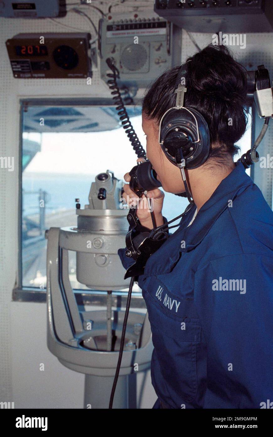 Uss kitty hawk pao hi-res stock photography and images - Alamy