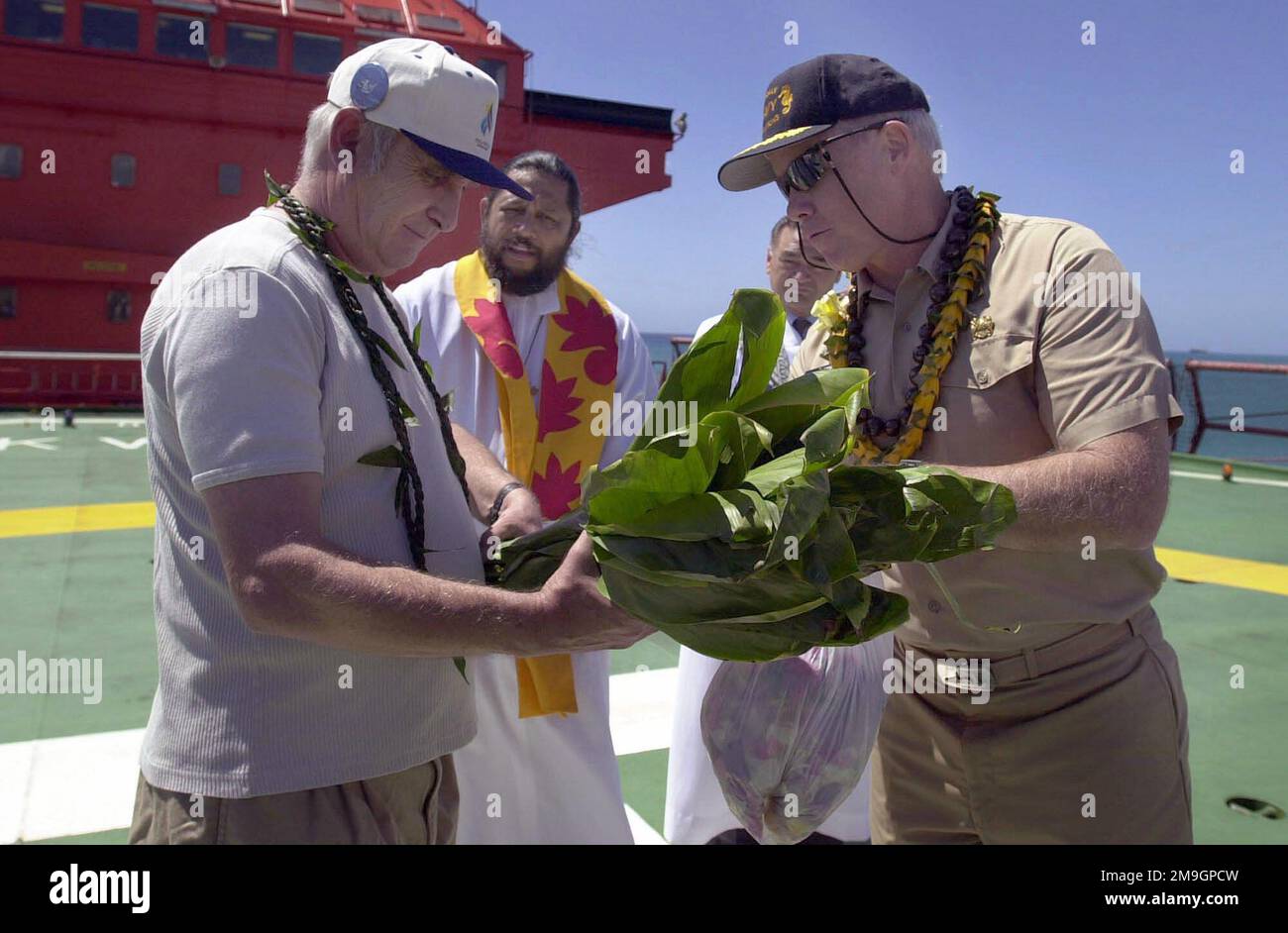 011008-N-9818S-010. Base: Dsv Rockwater 2 Scene Major Command Shown ...