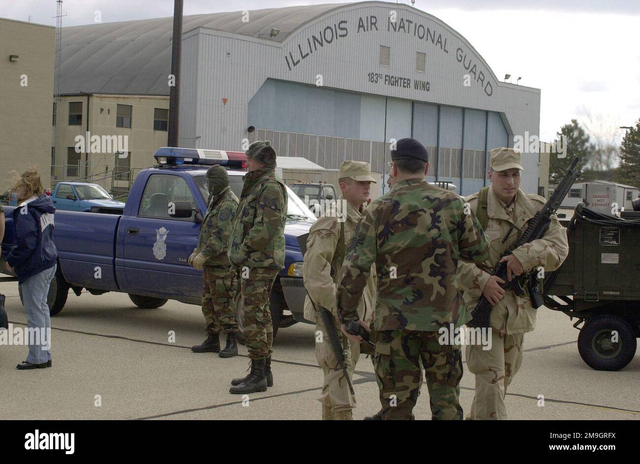 Members of the 183rd Security Forces Squadron, Illinois Air National ...