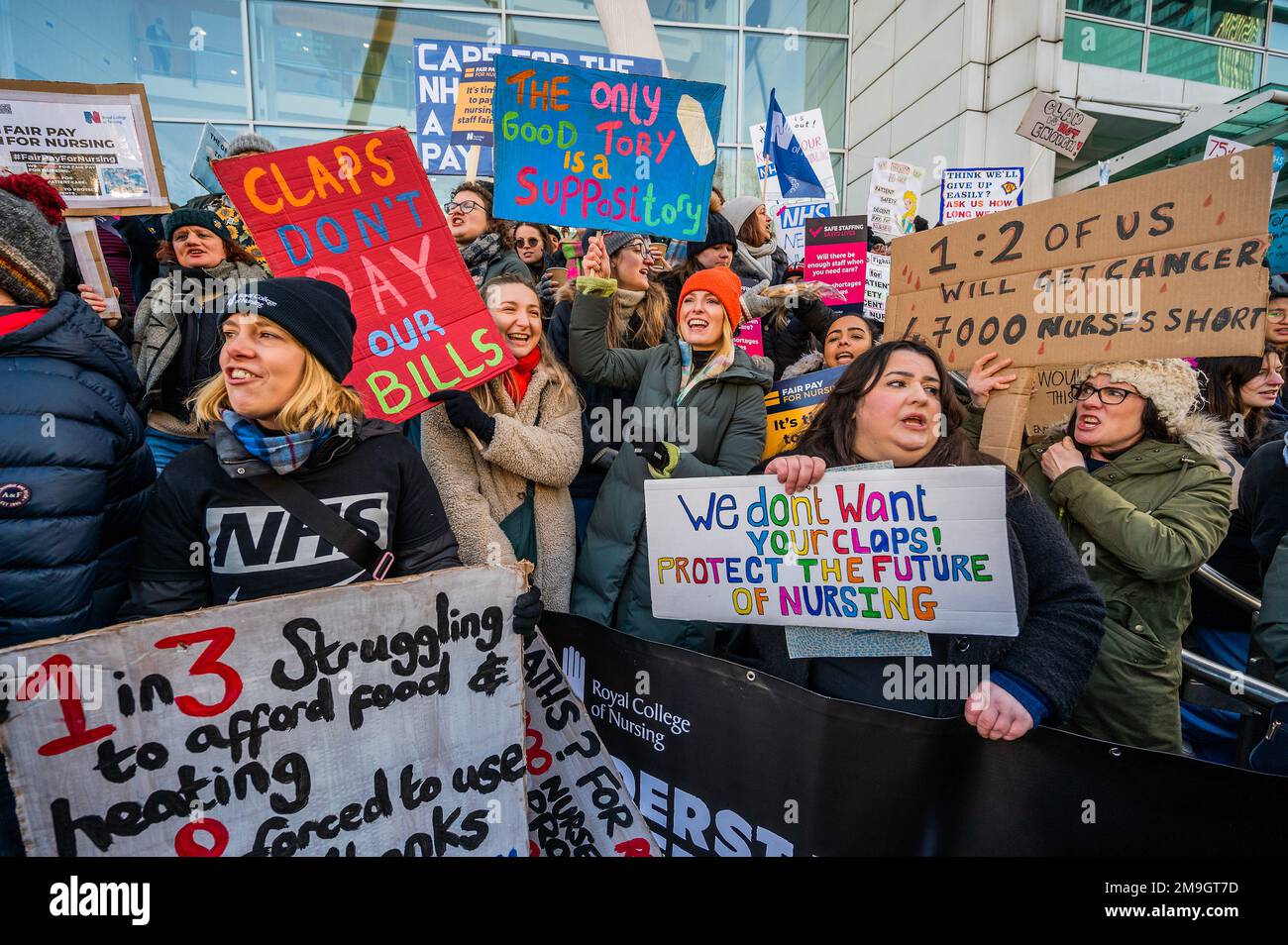 London, UK. 18th Jan, 2023. A picket line of Nurses outside the UCLH ...