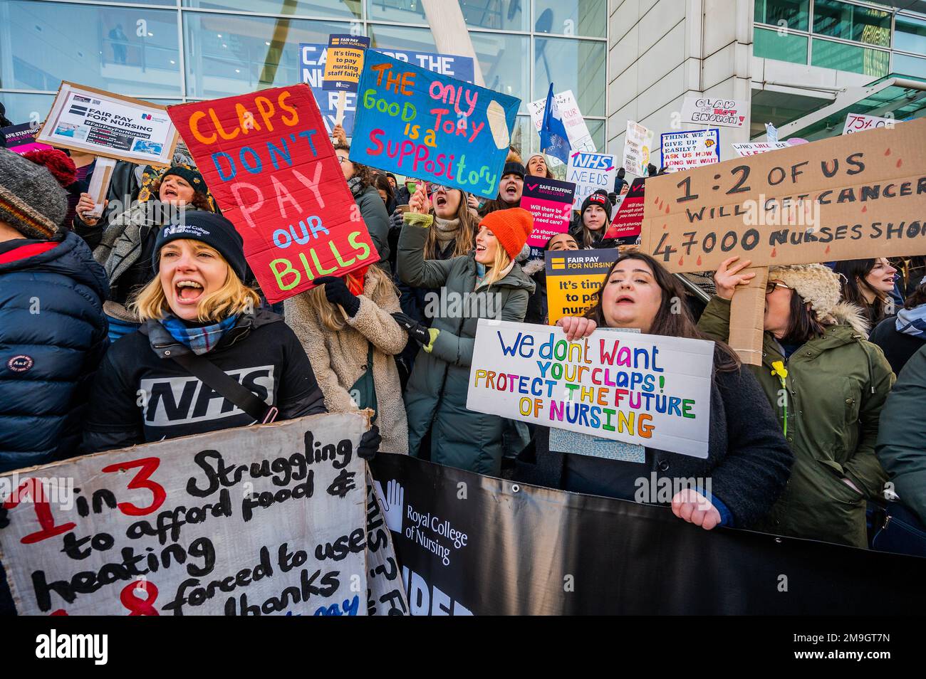 London, UK. 18th Jan, 2023. A picket line of Nurses outside the UCLH ...