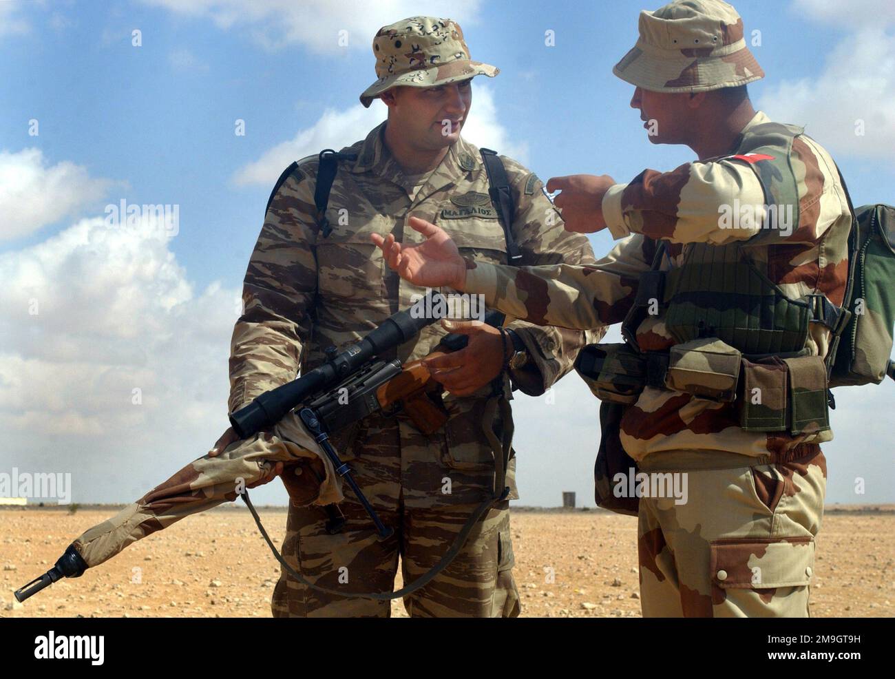 Sharp shooter sniper hi-res stock photography and images - Alamy