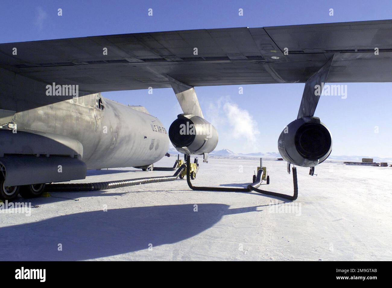 Aircraft heaters hi-res stock photography and images - Alamy