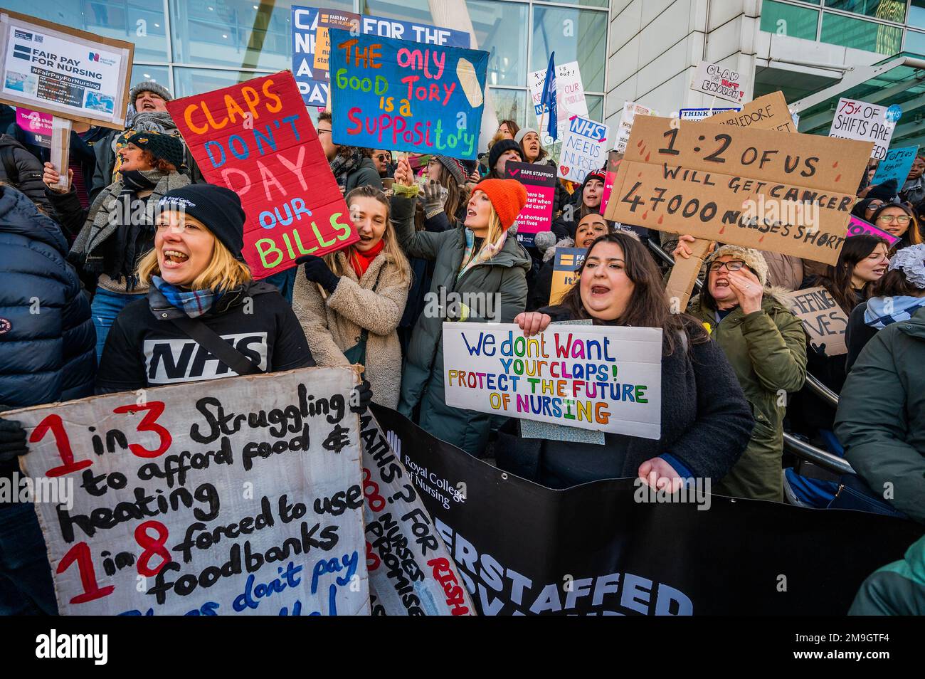 London, UK. 18th Jan, 2023. A picket line of Nurses outside the UCLH ...