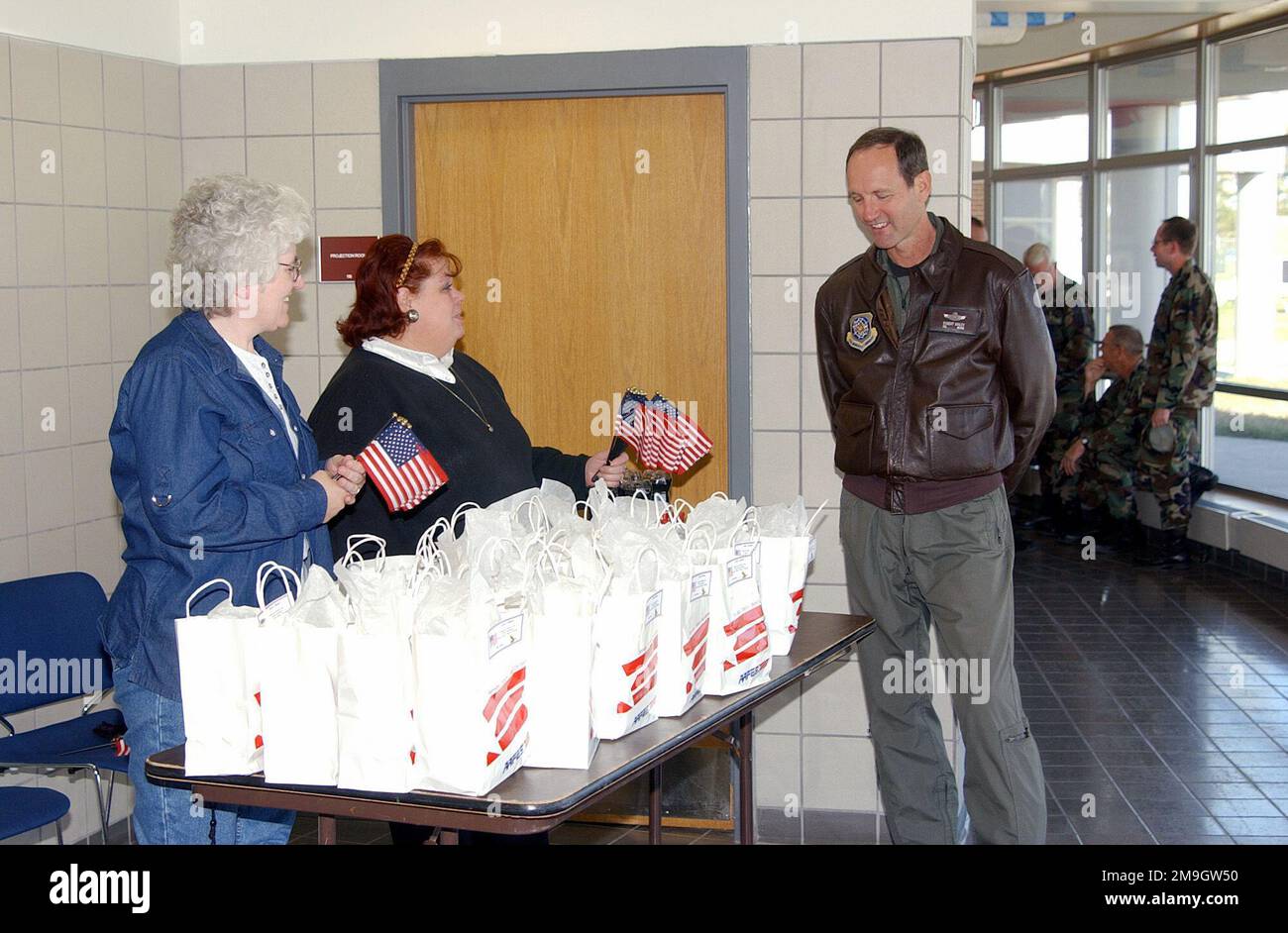 At Lincolns Municipal Airport, Colonel Robert Bailey, USAF, Wing ...