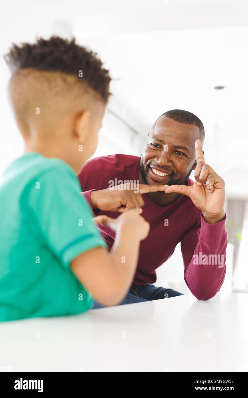 African american sign language hi-res stock photography and images - Alamy