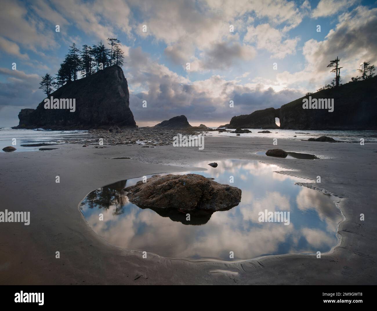 Landscape with beach and cliffs, Second Beach, Olympic National Park ...