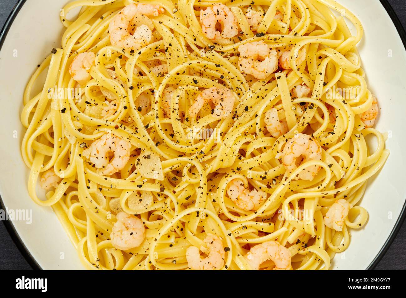 Prawns and garlic hi-res stock photography and images - Alamy