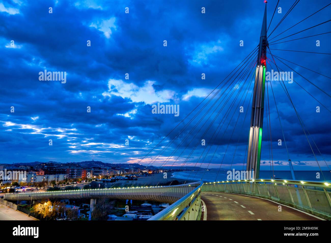 View of the Ponte del Mare (Sea Bridge) at night, Pescara, Italy Stock ...