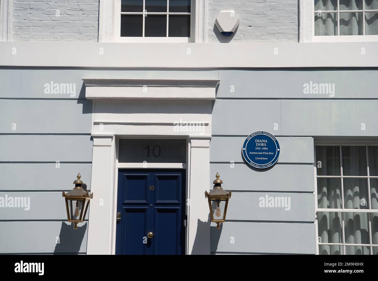 Chelsea, London, UK. 16th June, 2022. A blue plaque outside the former ...