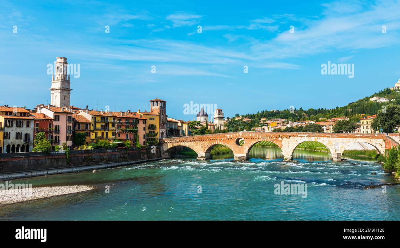Verona city landscape. Beautiful Verona view with Pietra Bridge (Ponte ...